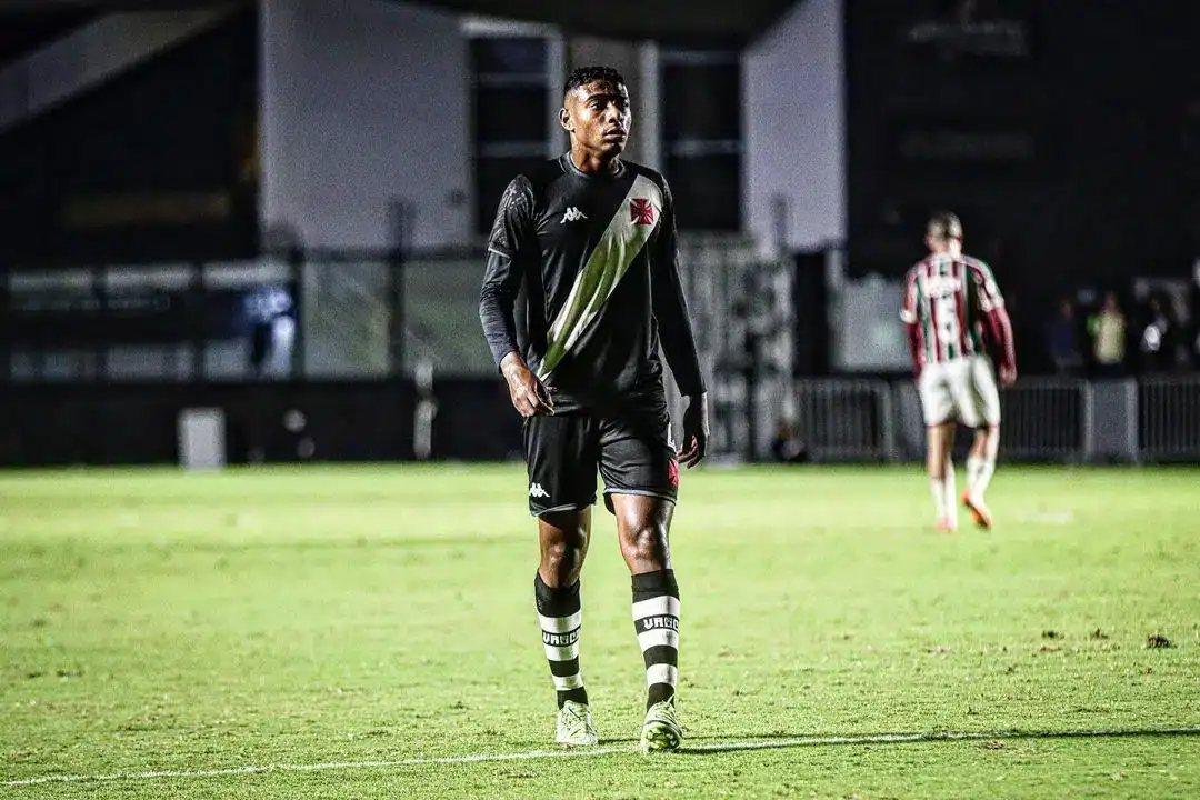 Lyncon aumenta vantagem para o Vasco diante do Internacional; veja o ...