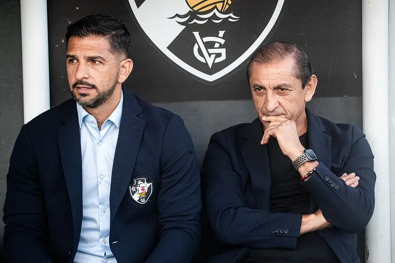 Ramón Díaz, que já passou pelo Vasco, é oficialmente apresentado pelo ... Ramón Díaz, que já passou pelo Vasco, é oficialmente apresentado pelo ...