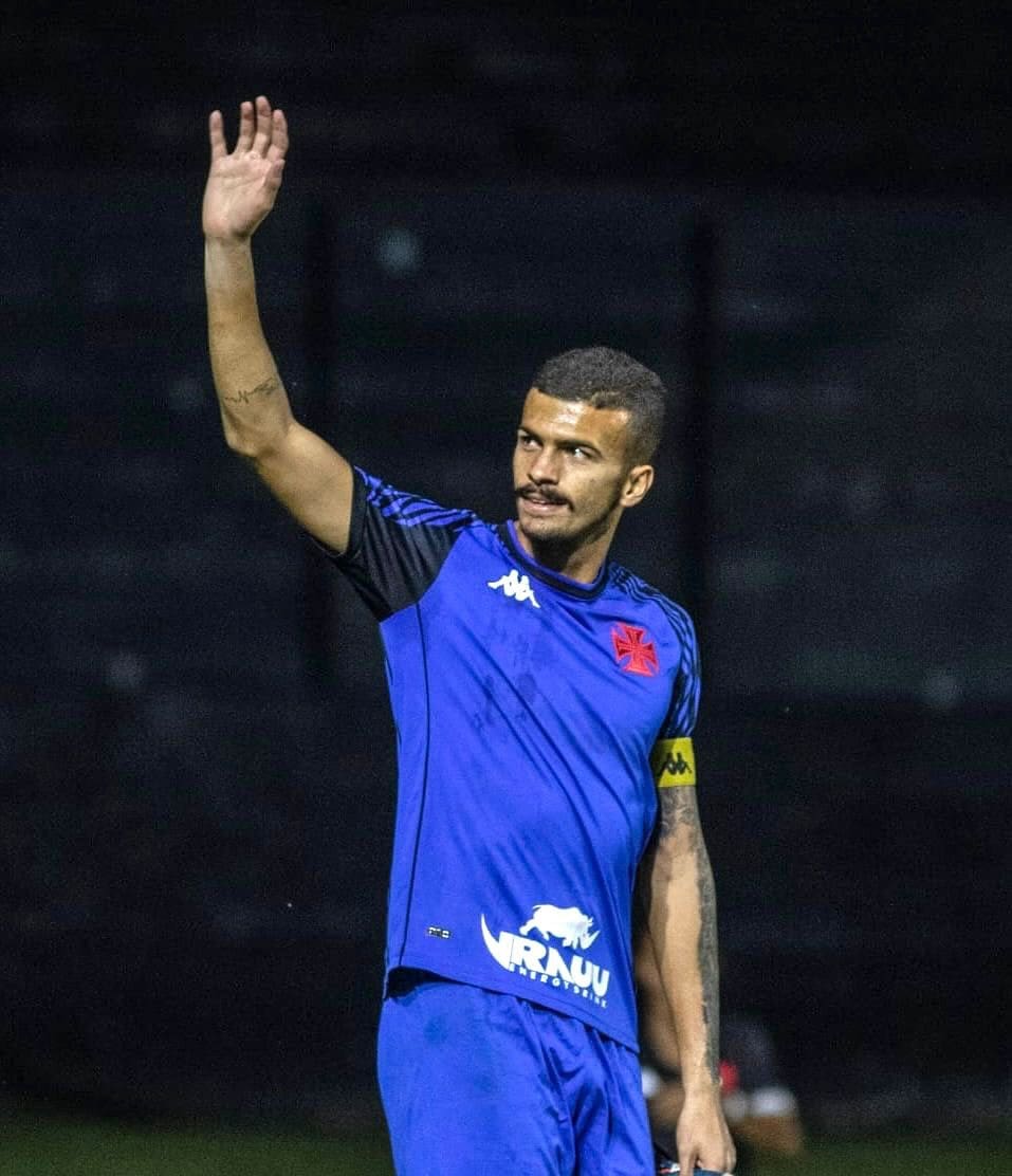 Goleiro Cadu Neves se despede do Vasco: "Durante mais de 10 anos, tive a honra de defender as ...